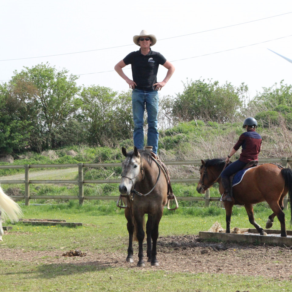 Stage de Mountain trail, équitation éthologique - EKEEP